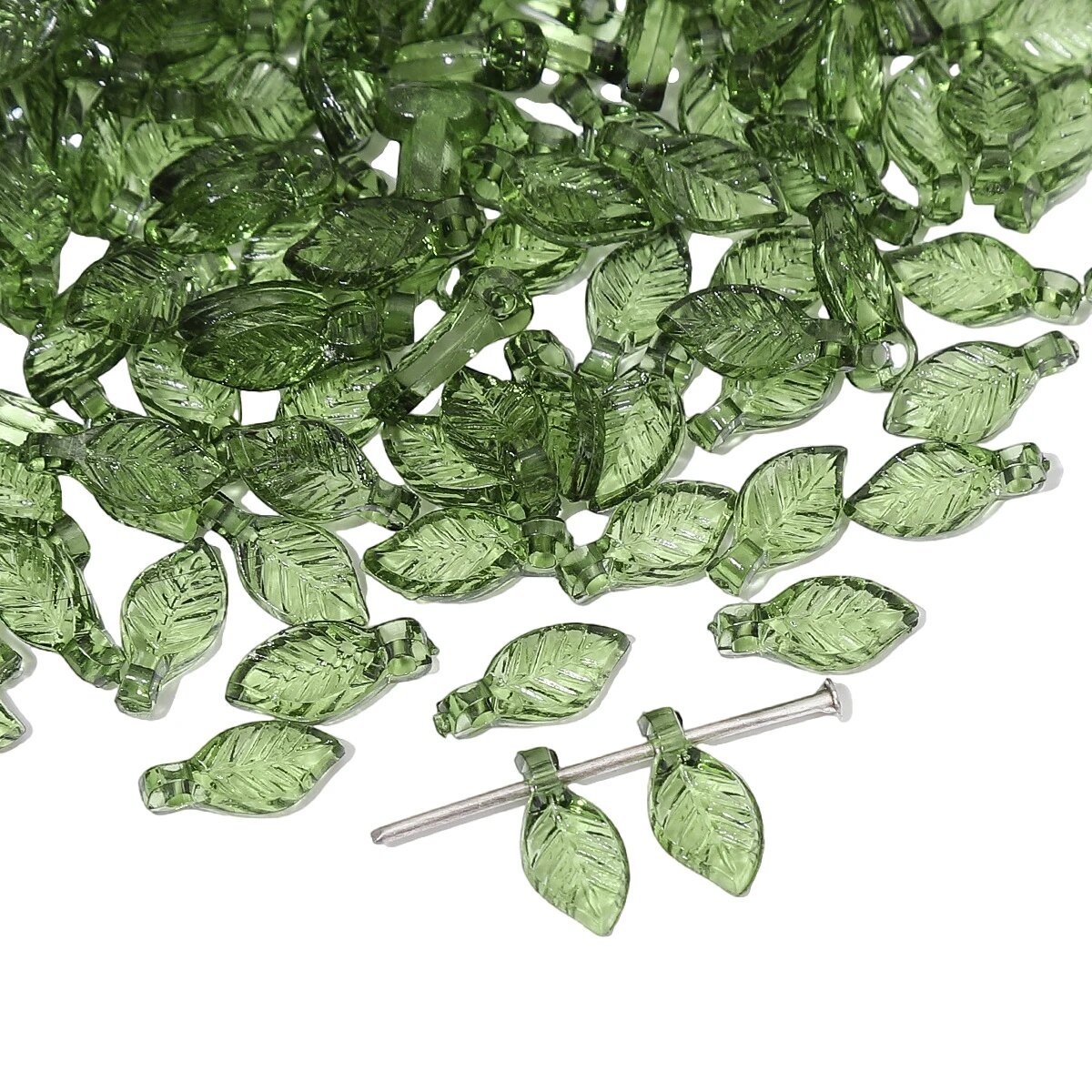 Зеленые акриловые бусины в виде листьев 10/50 шт. 10 Pieces, Green 5x10mm