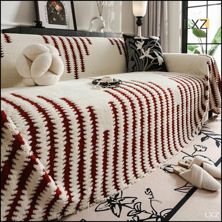 Эксклюзивный плед для дивана, выполненный в виде уютного полотенца и роскошного чехла