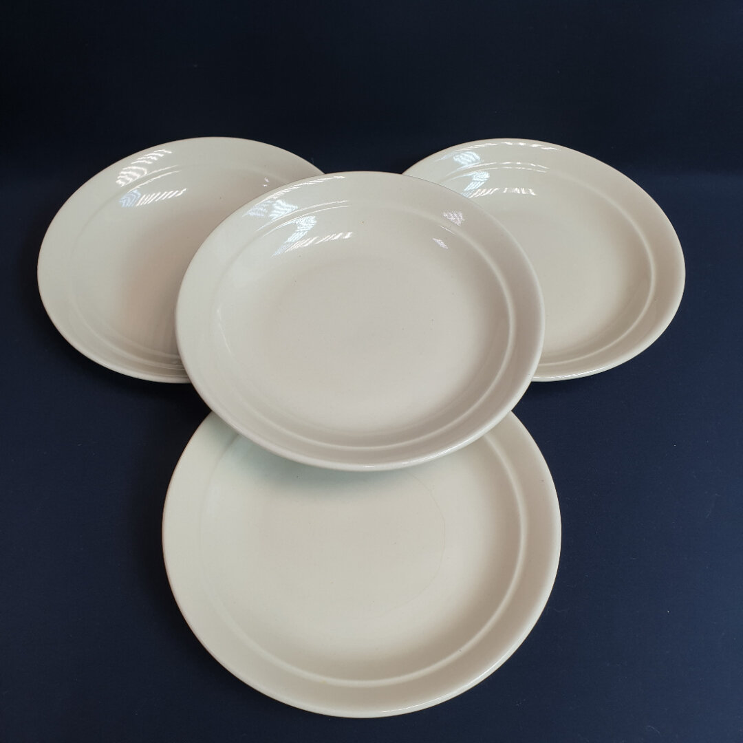 Набор столовых тарелок 4 шт, фарфор. Винтаж, СССР.