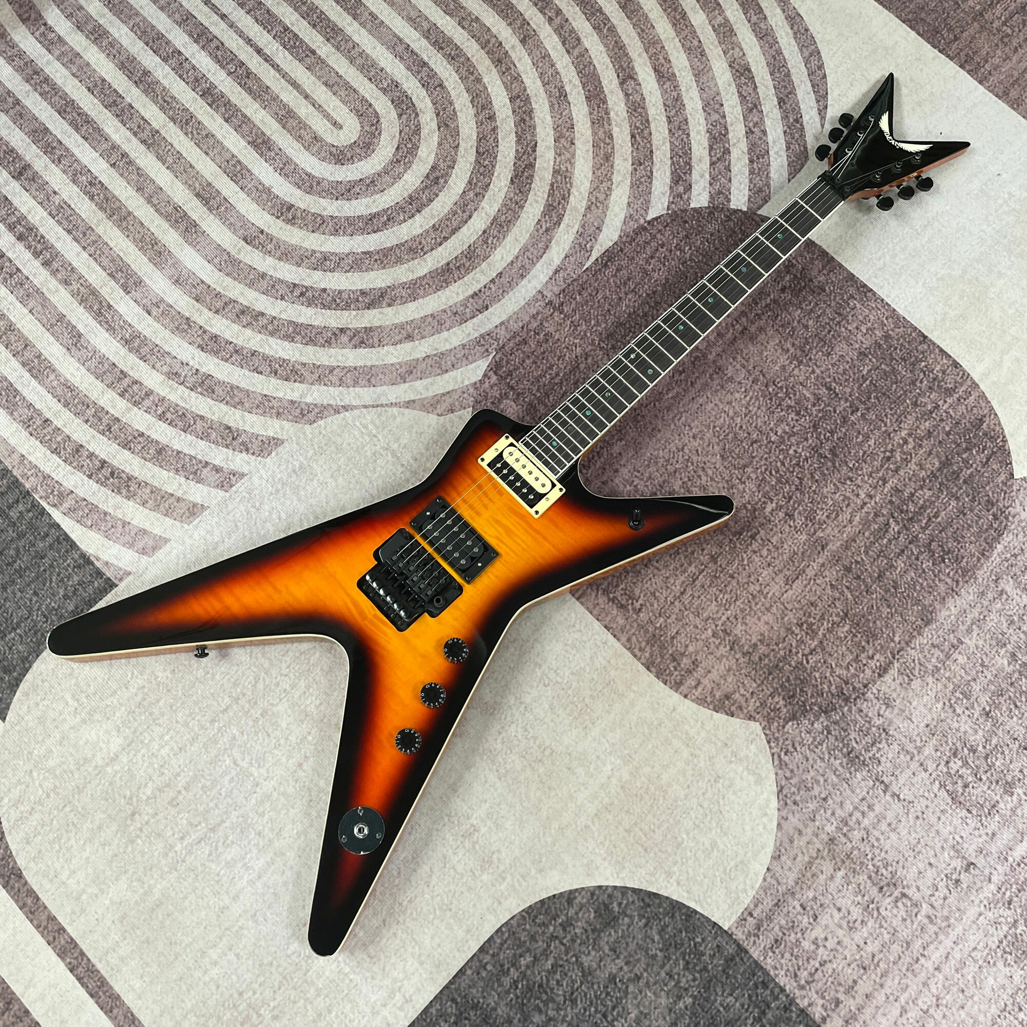 Электрогитара Электрогитара Flying V 6-струнная, корпус Махагони 6-струнная