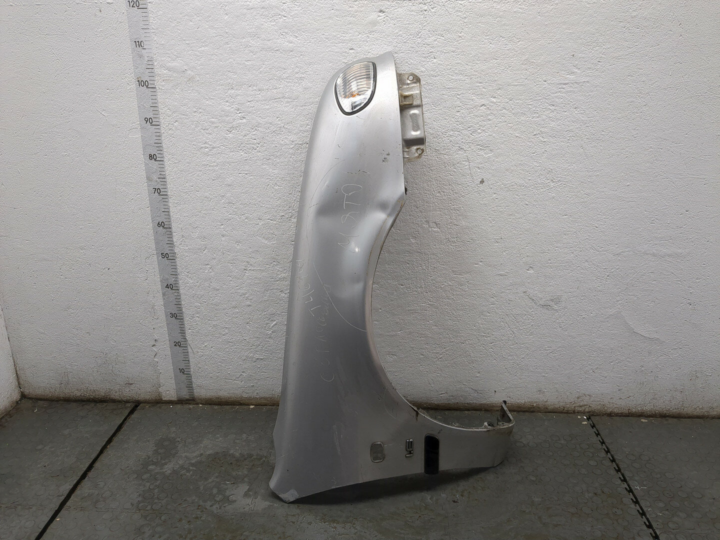 Крыло правое переднее Toyota Corolla E11 Б/У