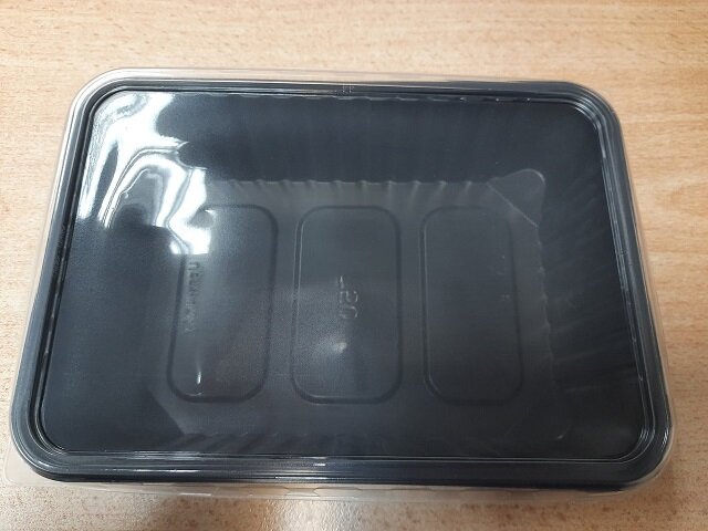 Контейнер 500мл прямоугольный УЮ дно черное, ПП с крышкой А132 (500 шт/кор)