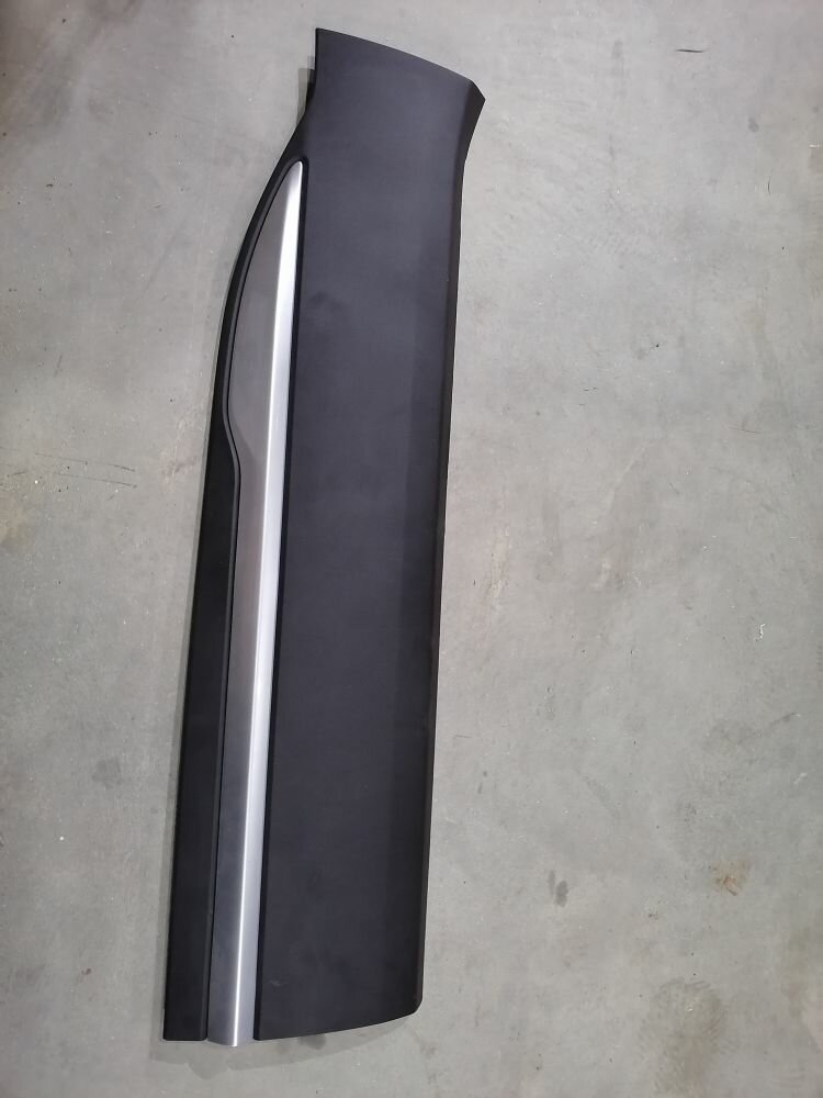 Молдинг двери передней правой Chery Tiggo 4 FL (2018+) [1.5 16V 6AMT внедорожник Turbo] J609000783AA