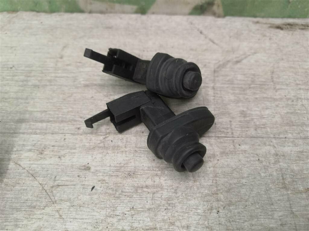 Выключатель концевой VW Passat B4 94-96