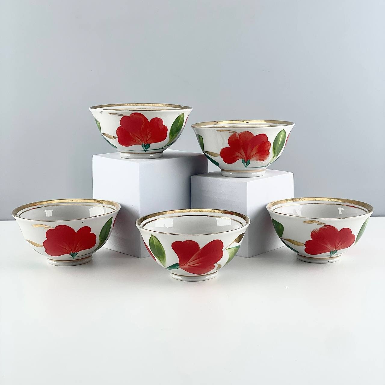 Винтажная миска-боул (набор 5шт) "Алые цветы". Фарфор Ташкентский ф. з. СССР, 1970-е.