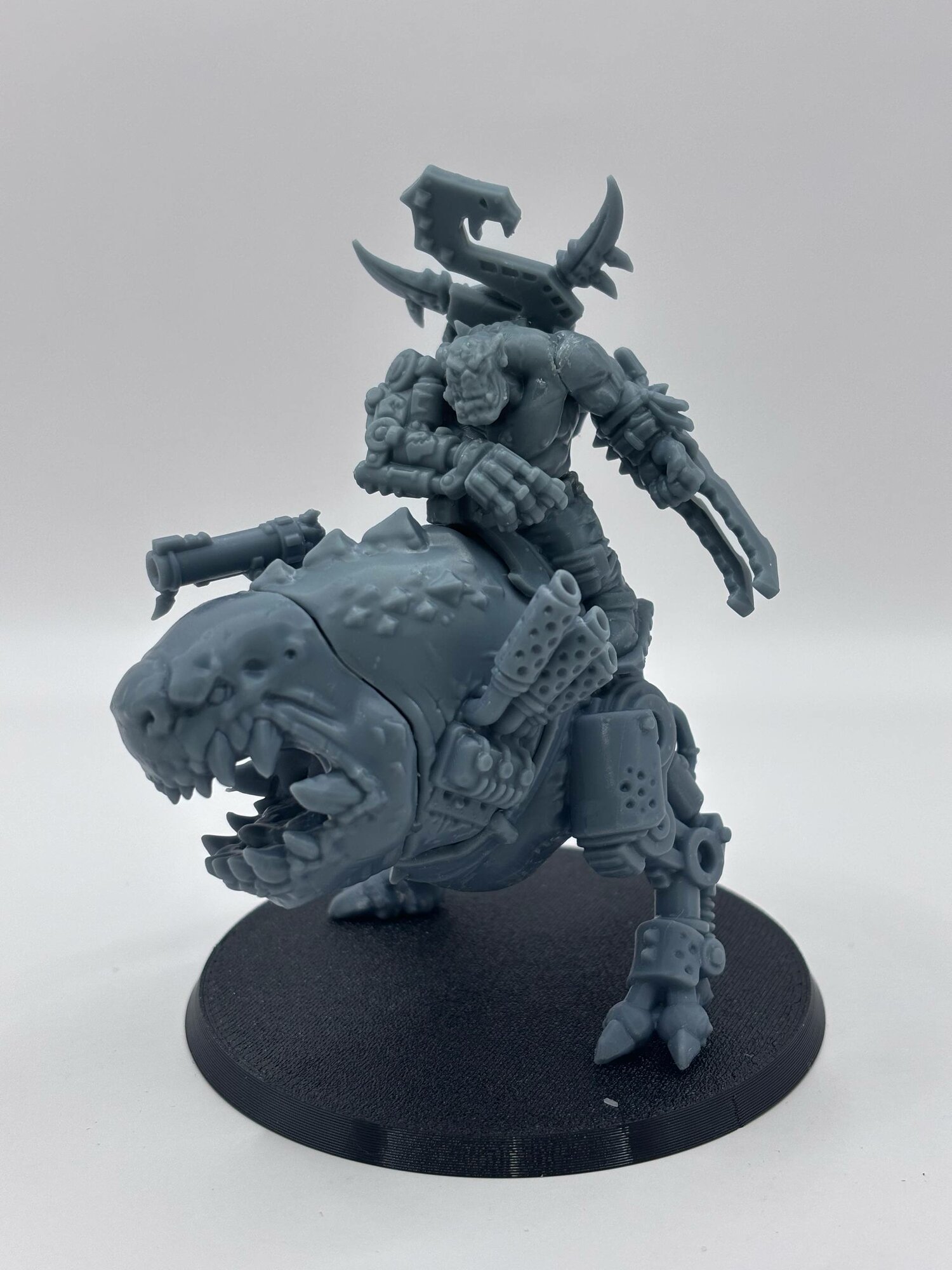 Миниатюра "Orks: Mozrog Skragbad " Warhammer 40k
