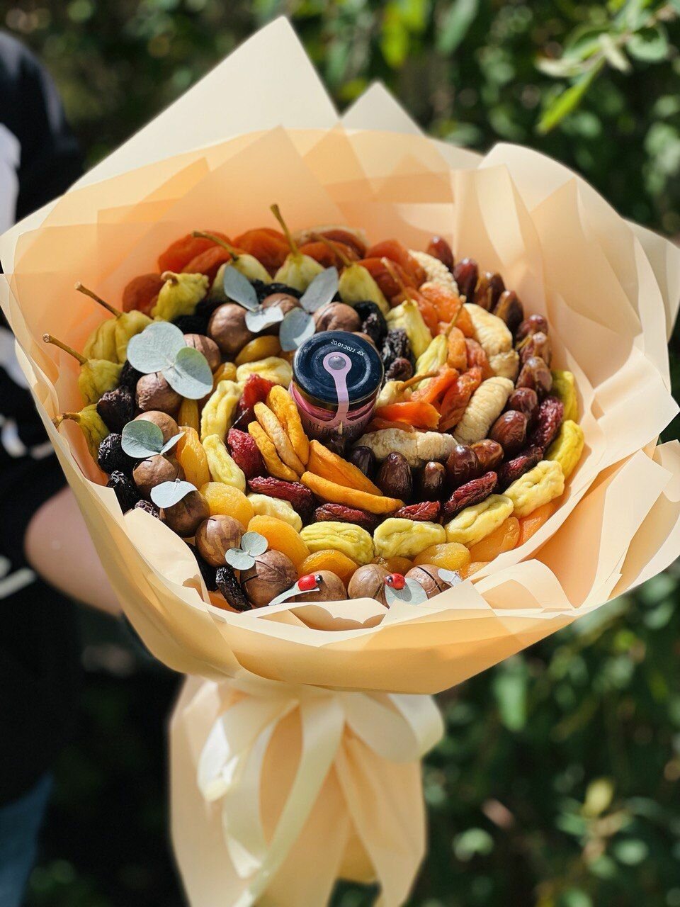 Букет из сухофруктов