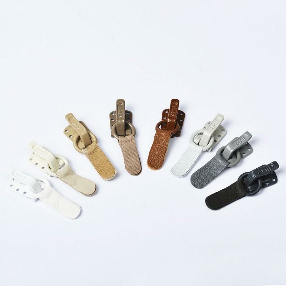 AMII Крючок шубный 15 мм в пакете 50 шт. цветной №29 св. рыжий