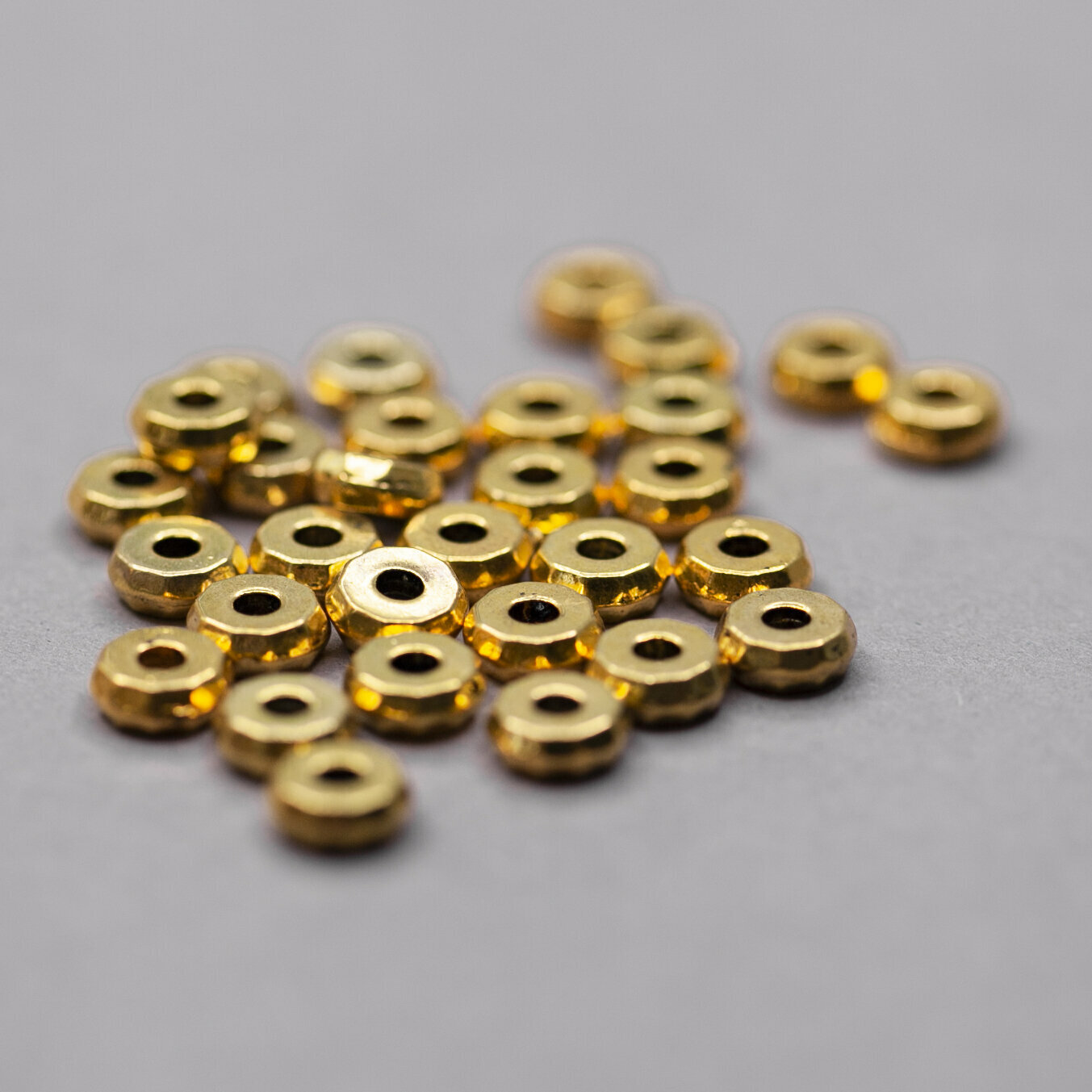 Металлические бусины "Гаечка" 8 мм, 30 штук, античное золото (комплект из 30 шт.)