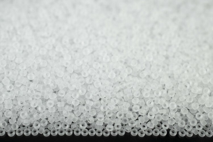 Бисер японский MIYUKI круглый 15/0 #0131F хрусталь, матовый прозрачный, 10 грамм