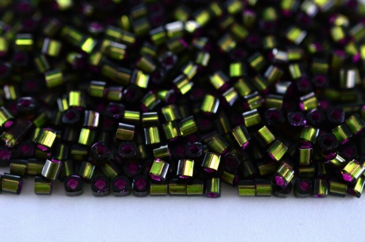 Бисер японский TOHO Cube кубический 1,5мм #2204 оливин/розовый матовый, окрашенный изнутри, 5 грамм