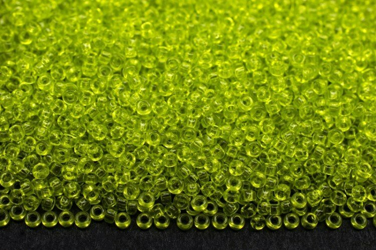Бисер японский MIYUKI круглый 15/0 #0143 салатовый, прозрачный, 10 грамм