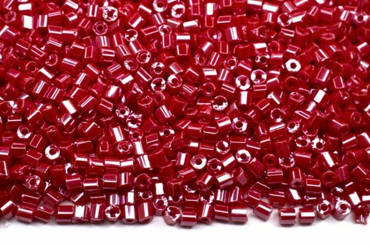 Бисер чешский PRECIOSA рубка 11/0 98190 красный непрозрачный блестящий, 50г