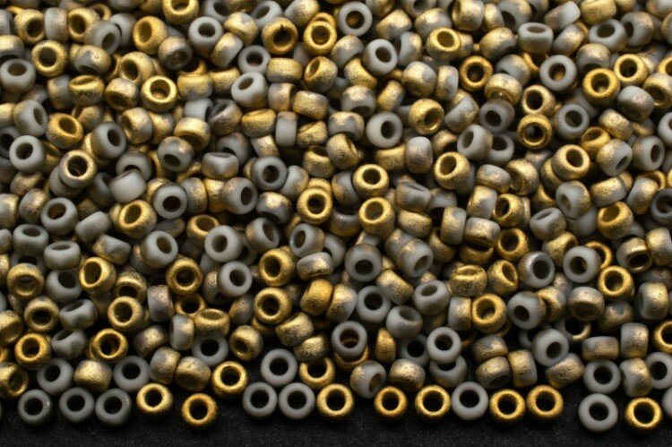 Бисер японский MIYUKI круглый 15/0 #55065 White Amber, матовый непрозрачный, 10 грамм