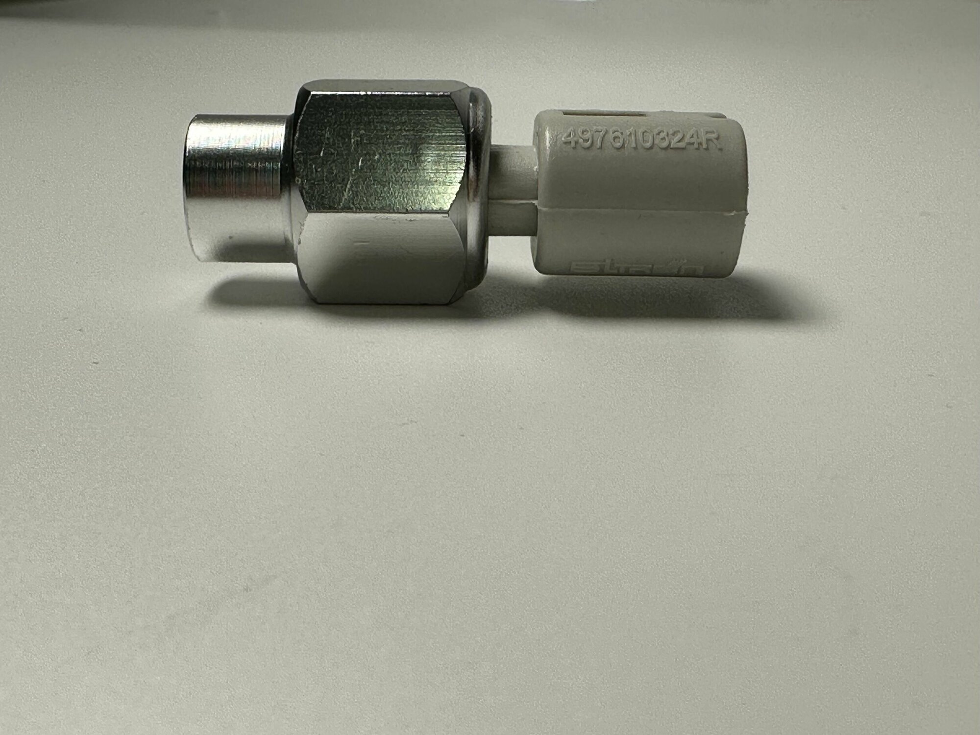 Датчик давления гур Логан, Ларгус(белый) RENAULT 497612479R