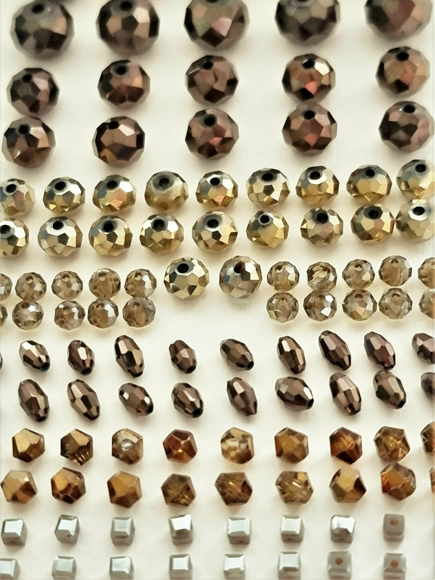 Стеклянные бусины "Бронзовый блеск". 130шт.