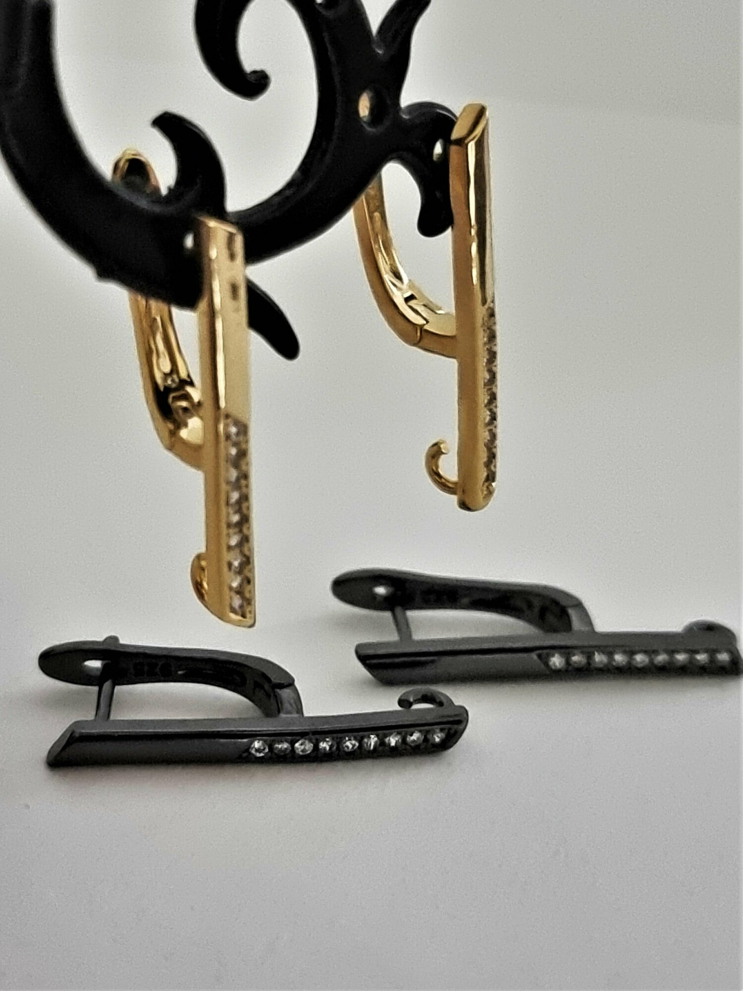 Швензы с английским замком." Удлиненные со стразами" 2пары.