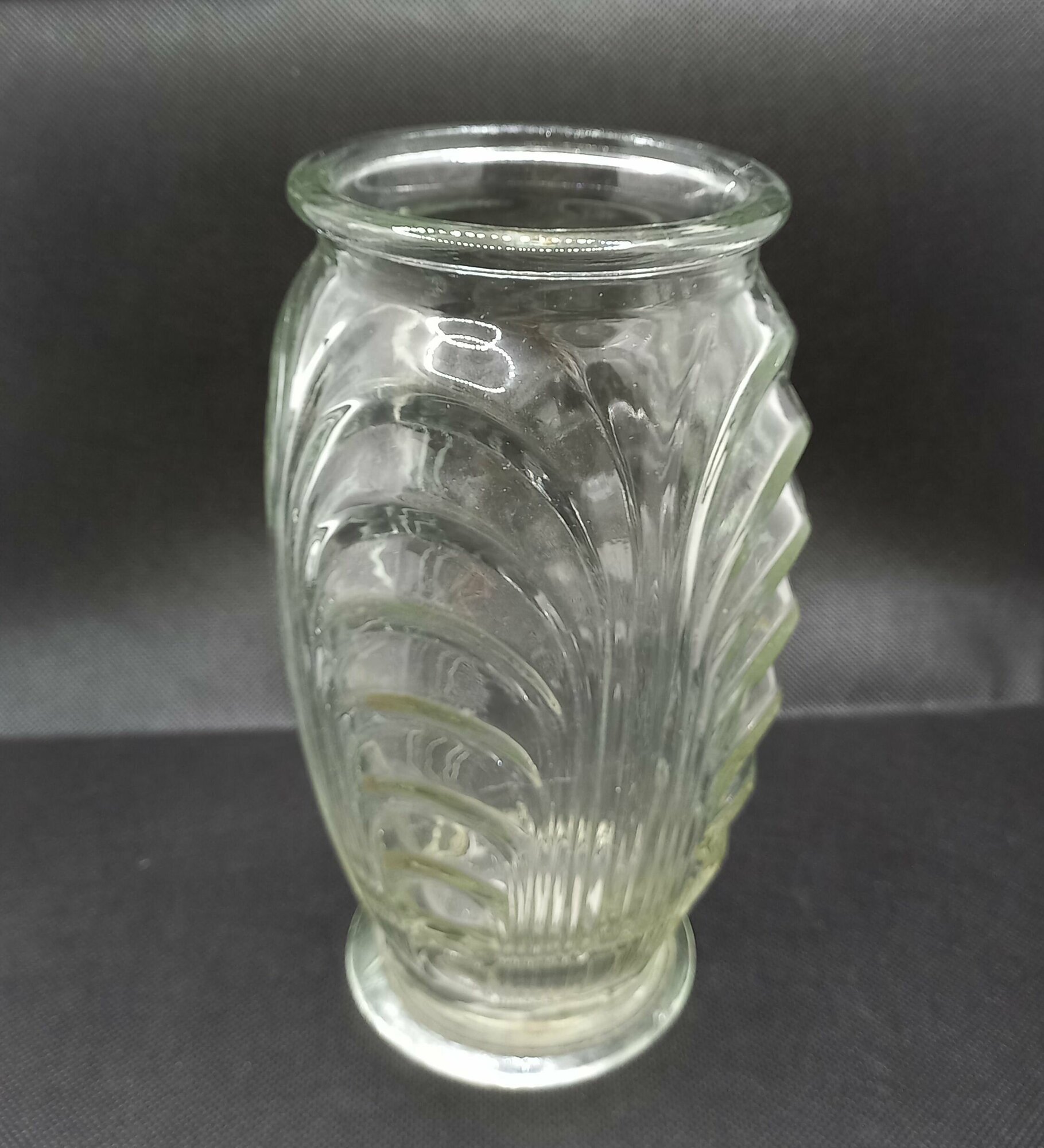 Винтажная стеклянная ваза. Ажурная ваза для цветов и сухоцветов. СССР