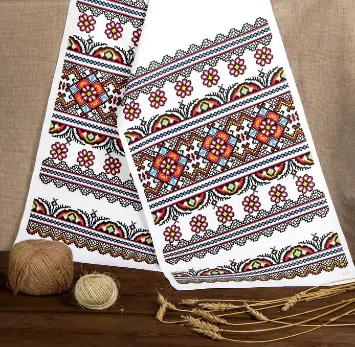 Рушник "Орнамент" 150 х 36 см (Цв: Белый-Разноцветный )