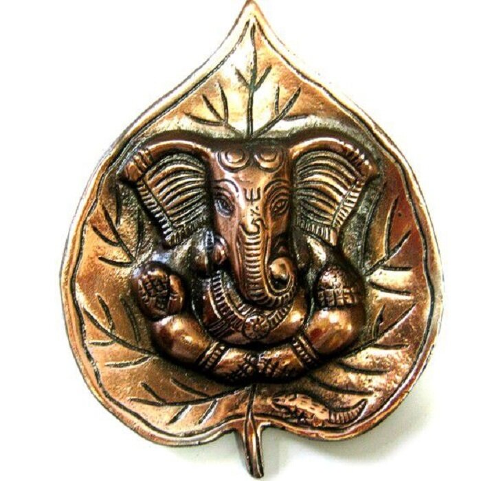 Панно декоративное на стену из металла силумин в виде листа с божеством Ганеша - оберег для предпринимателей 18см