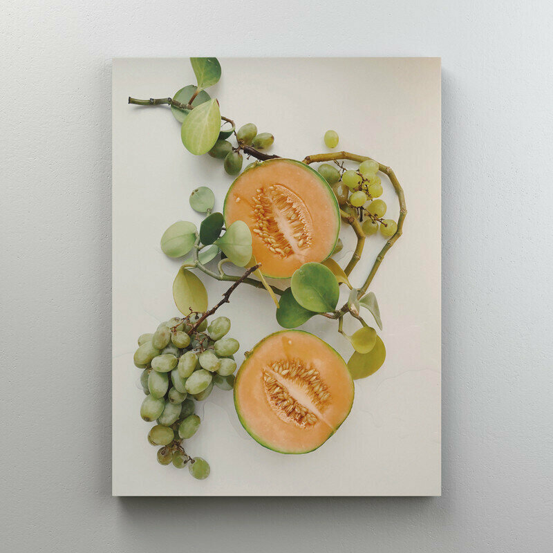 Интерьерная картина на холсте "Дыня в разрезе и зеленый виноград" размер 22x30 см