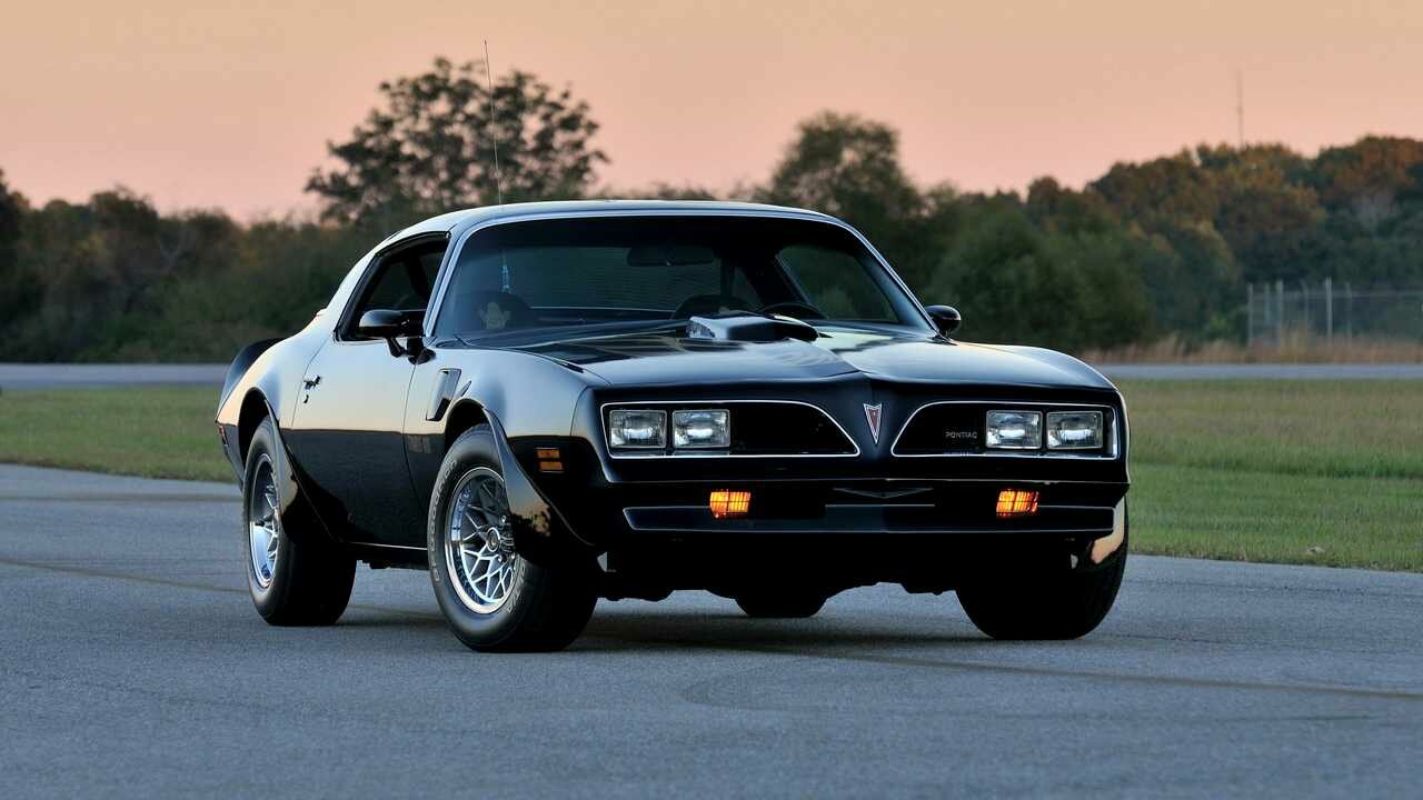 Картина на холсте 110x60 LinxOne "Понтиак Pontiac Тачки Cars" интерьерная для дома / на стену / на кухню / с подрамником