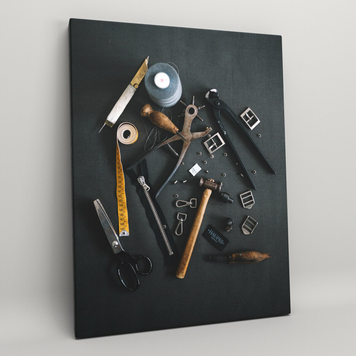 Картина на холсте (интерьерный постер) "Инструменты швеи", с деревянным подрамником, размер 30x40 см