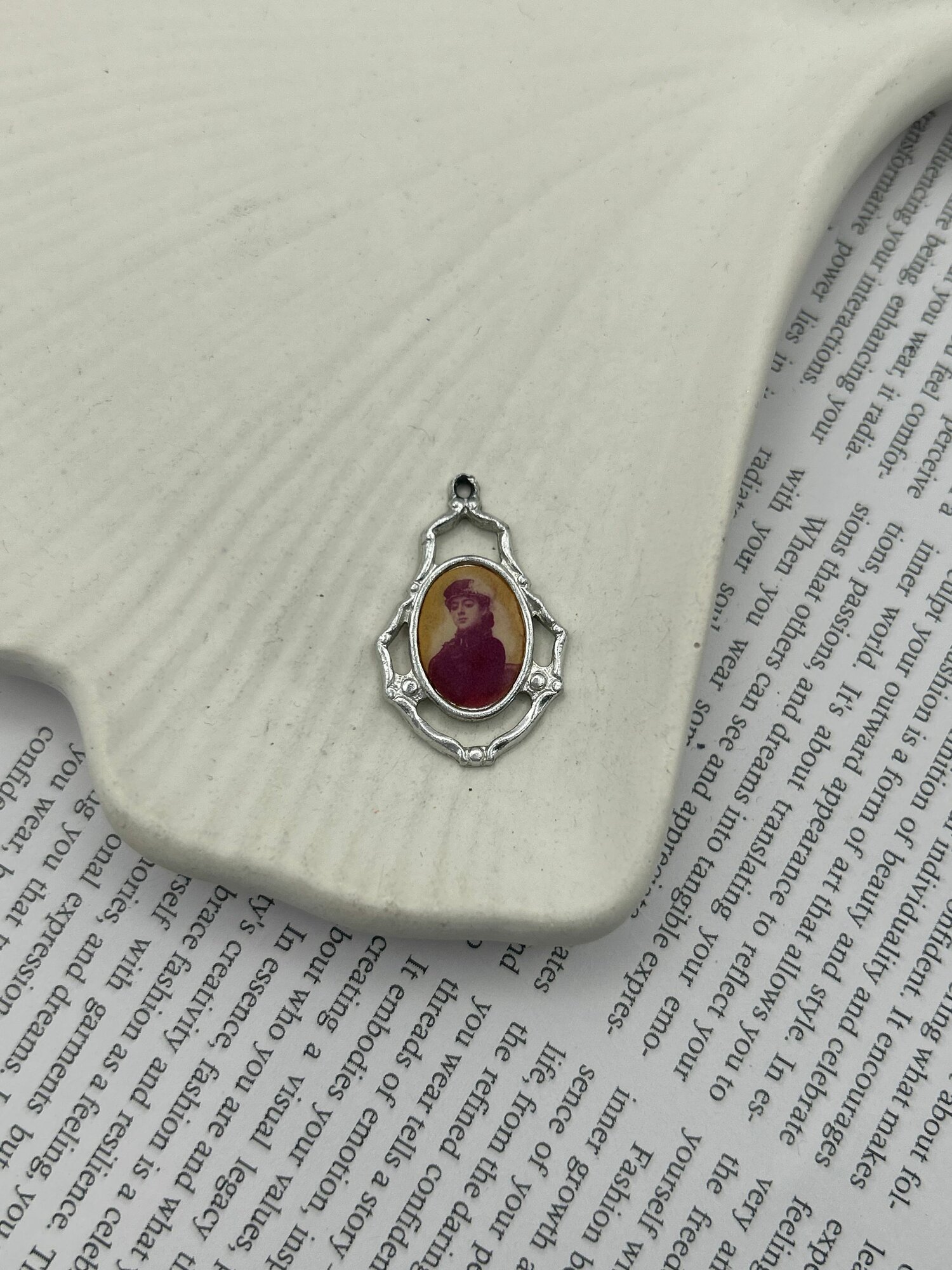 Винтажный кулон подвеска, Незнакомка, камея, клеймо