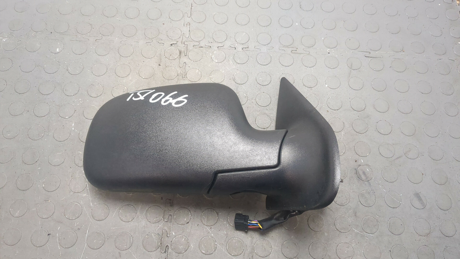 Зеркало боковое правое Chrysler 300C Б/У