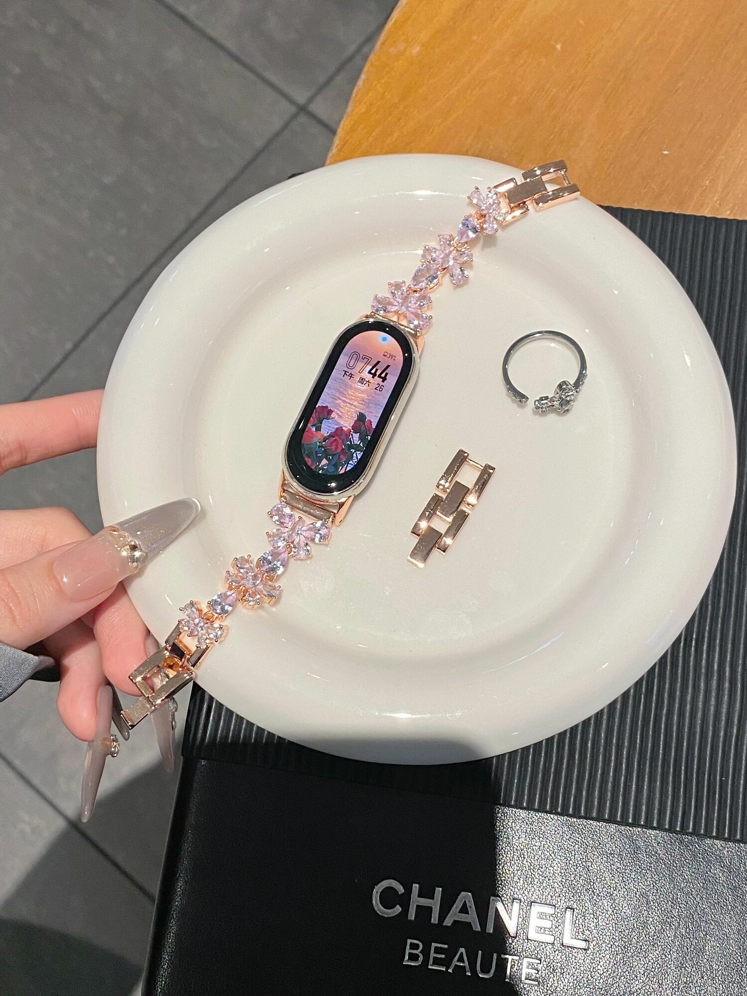 Металлический ремешок для Xiaomi Mi 8/ 9 / 10 (Xiaomi Mi Band 8 9 10), с маленькая бабочка металл со бриллиантами, стильный и удобный, женский элитный брасле