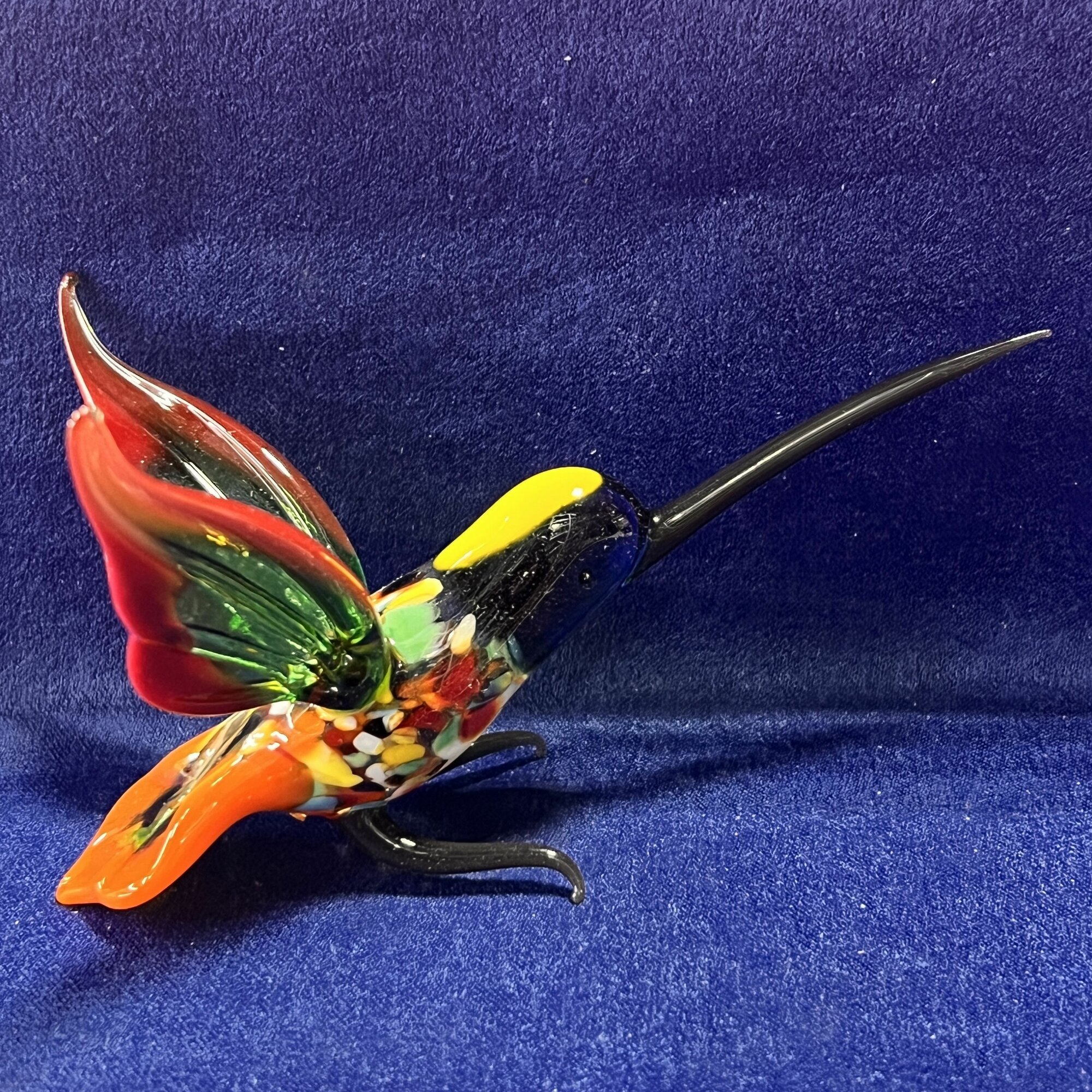 Птица из цветного стекла "Колибри" с красными крыльями