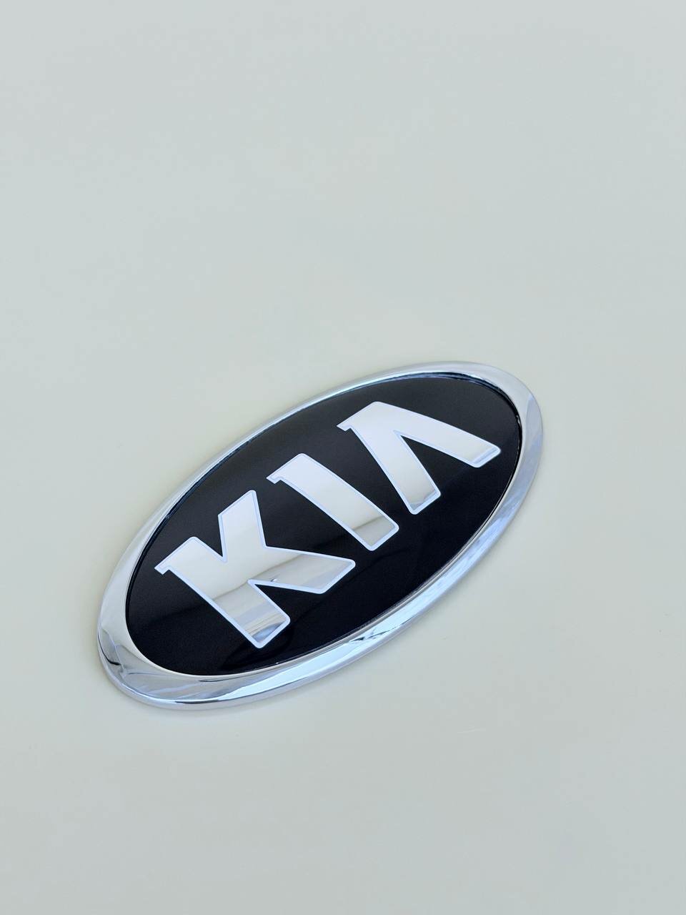 Эмблема значок на Kia Sportage 2, Sorento 150х75 мм