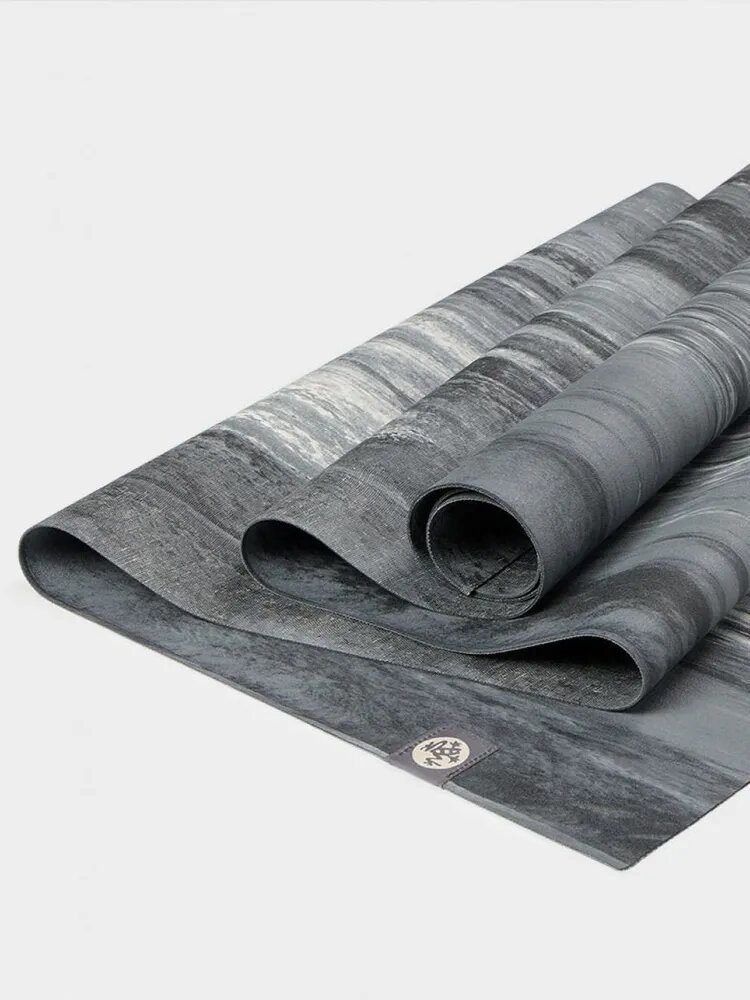 Каучуковый коврик для фитнеса и йоги Manduka eKO Superlite 180*61*0,15 см - Black Marbled
