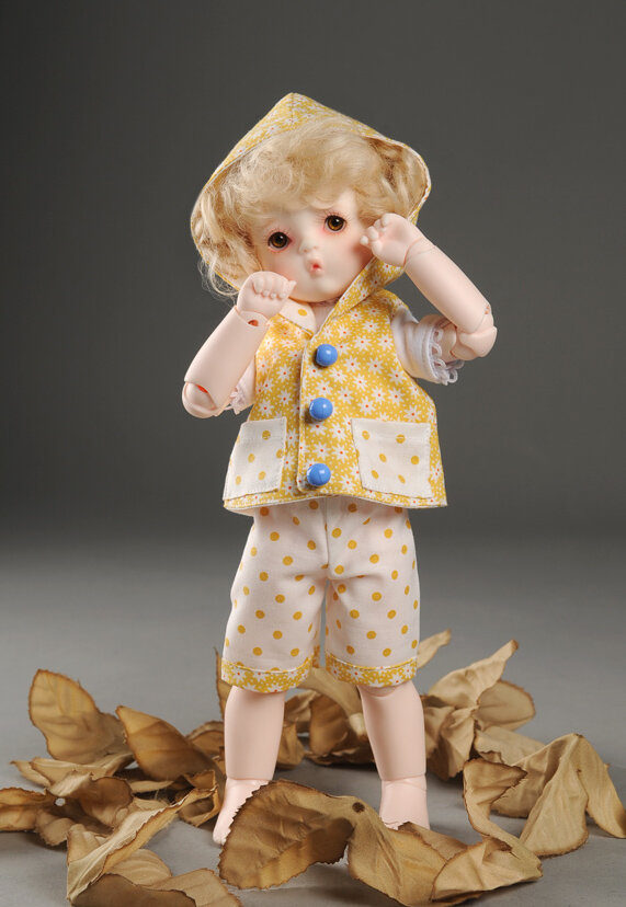 Костюм Dollmore Jou Hood Set (Джу с капюшоном жёлтый для кукол Доллмор 26 см)