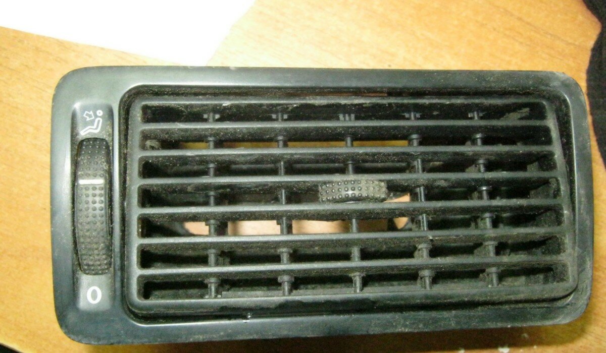 Дефлектор воздушный Golf IV/Bora Volkswagen 1J1819704C