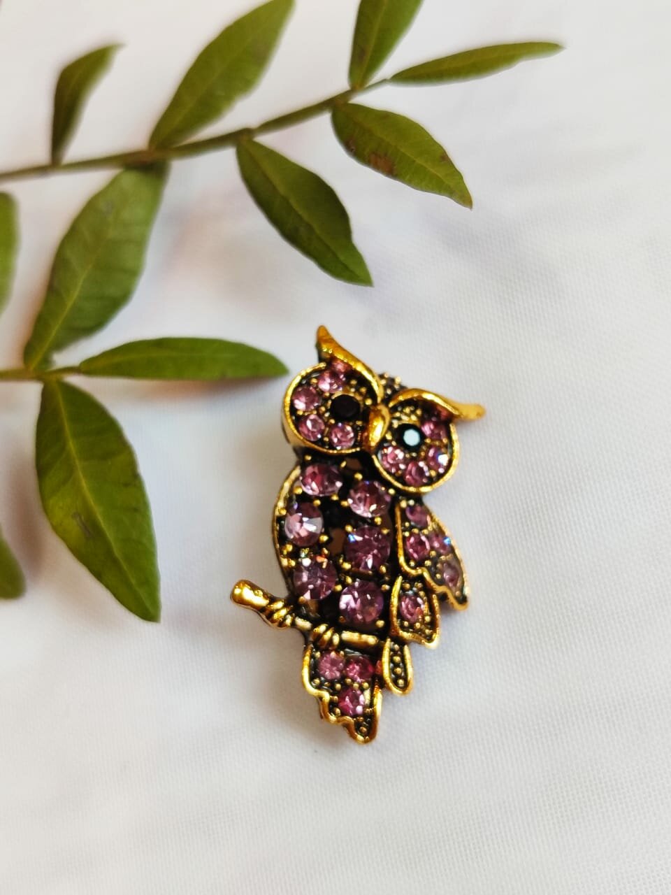 Брошь, стразы