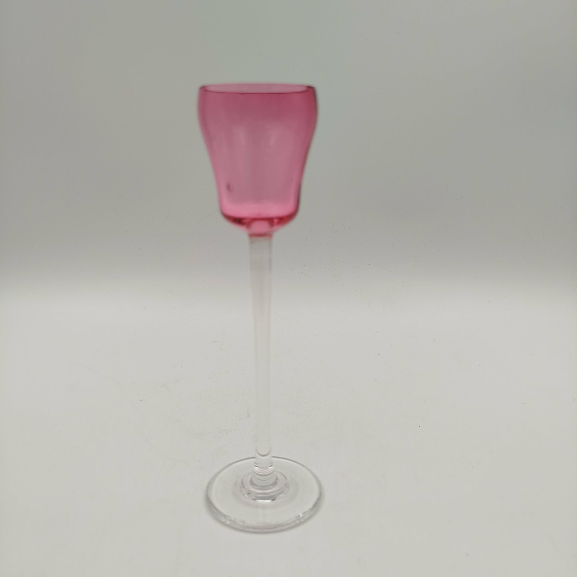 Рюмка на высокой ножке, стекло, Западная Европа, 1900-1920 гг.
