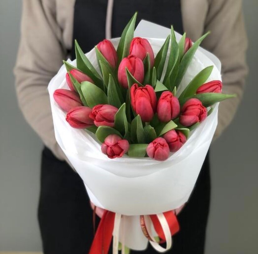 Букет живых цветов NURA FLOWERS "Красные тюльпаны", 15 шт, высота 40 см