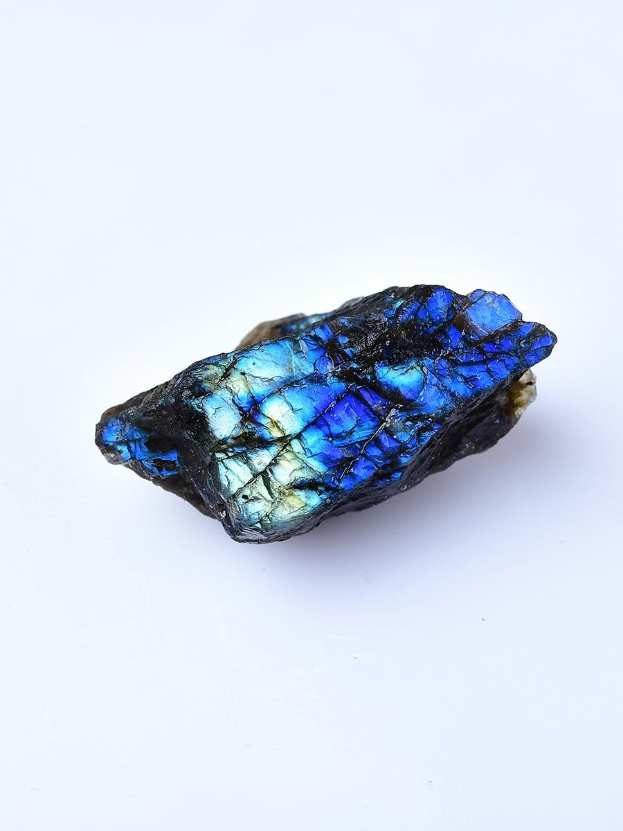 Натуральный камень лабрадорит , необработанный (3-6см 1шт)