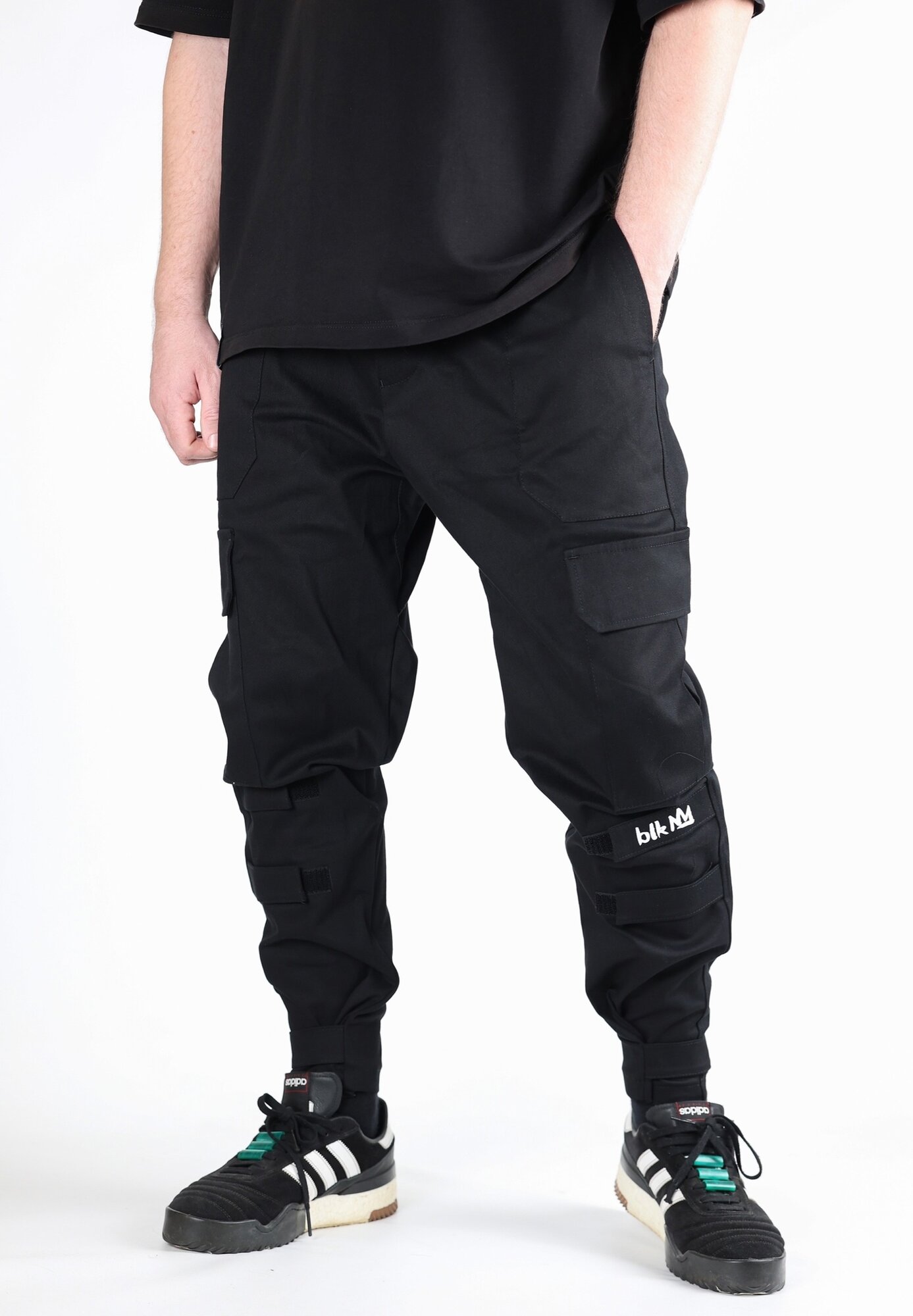 Брюки джоггеры BLK CROWN