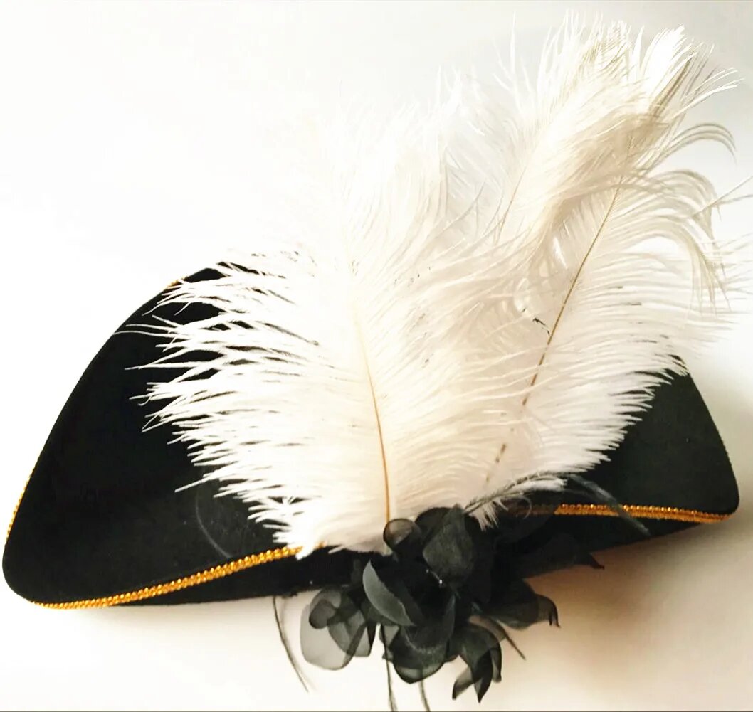 Пиратская кепка-треуголка из искусственной кожи Черный, white feather