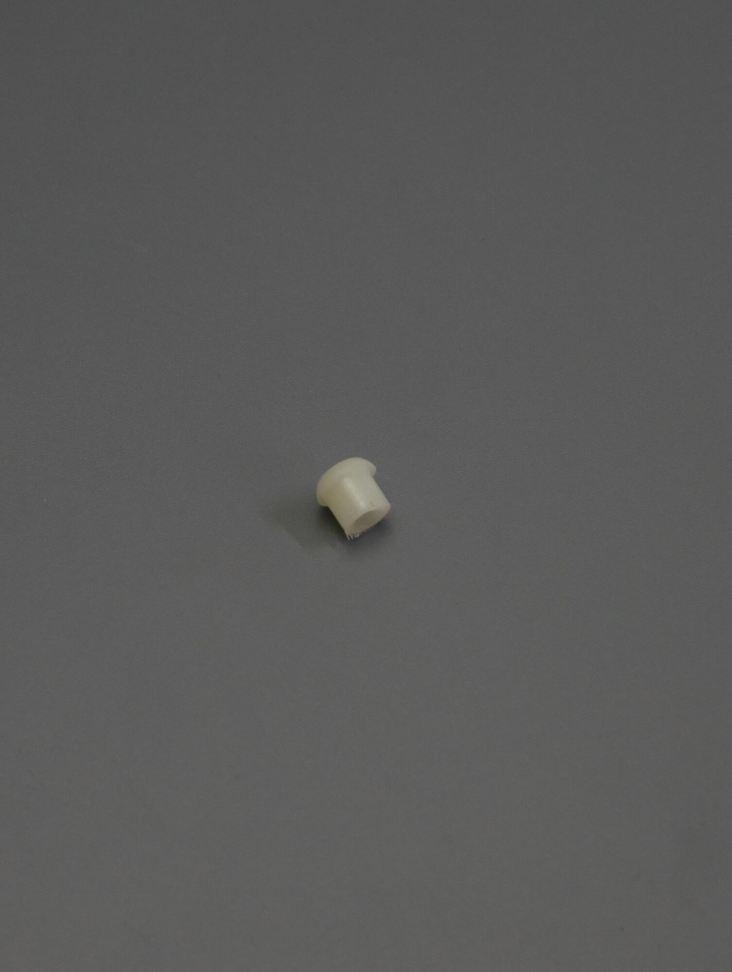 Cx176 Уплотнители пластиковые под трубу 4*2.5 (хом