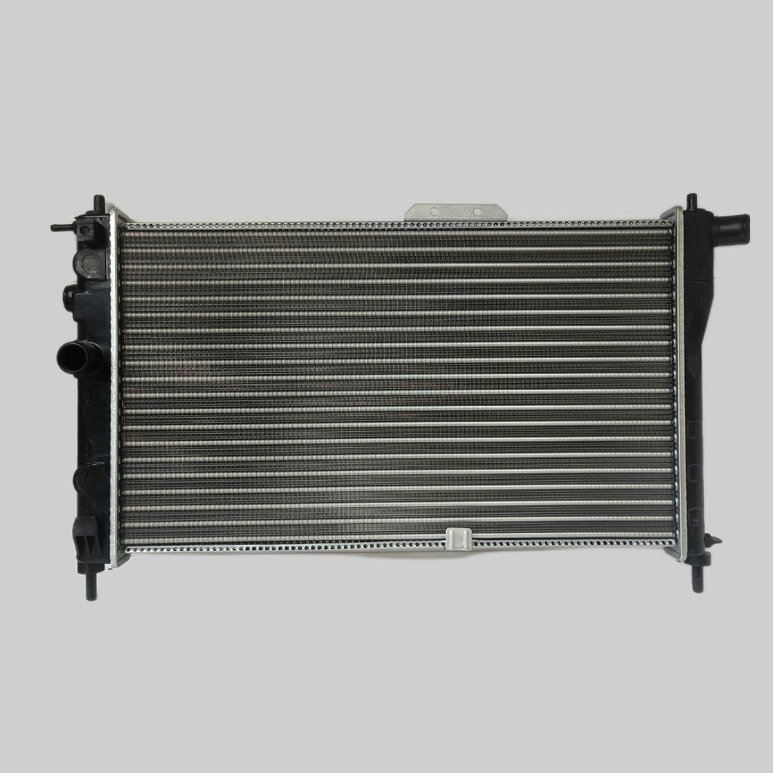 Радиатор охлаждения для Дэу Нексия 100 1995-2008, Daewoo Nexia N100 радиатор охлаждения SAT SG-DW0001-MT-R