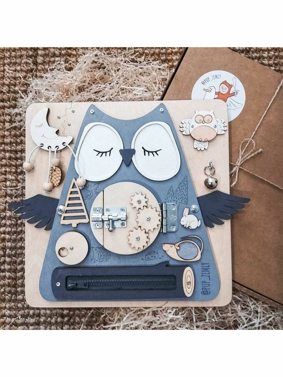 Развивающий бизиборд Монтессори "Домик", для детей 1-3 лет, 15 развивающих элементов