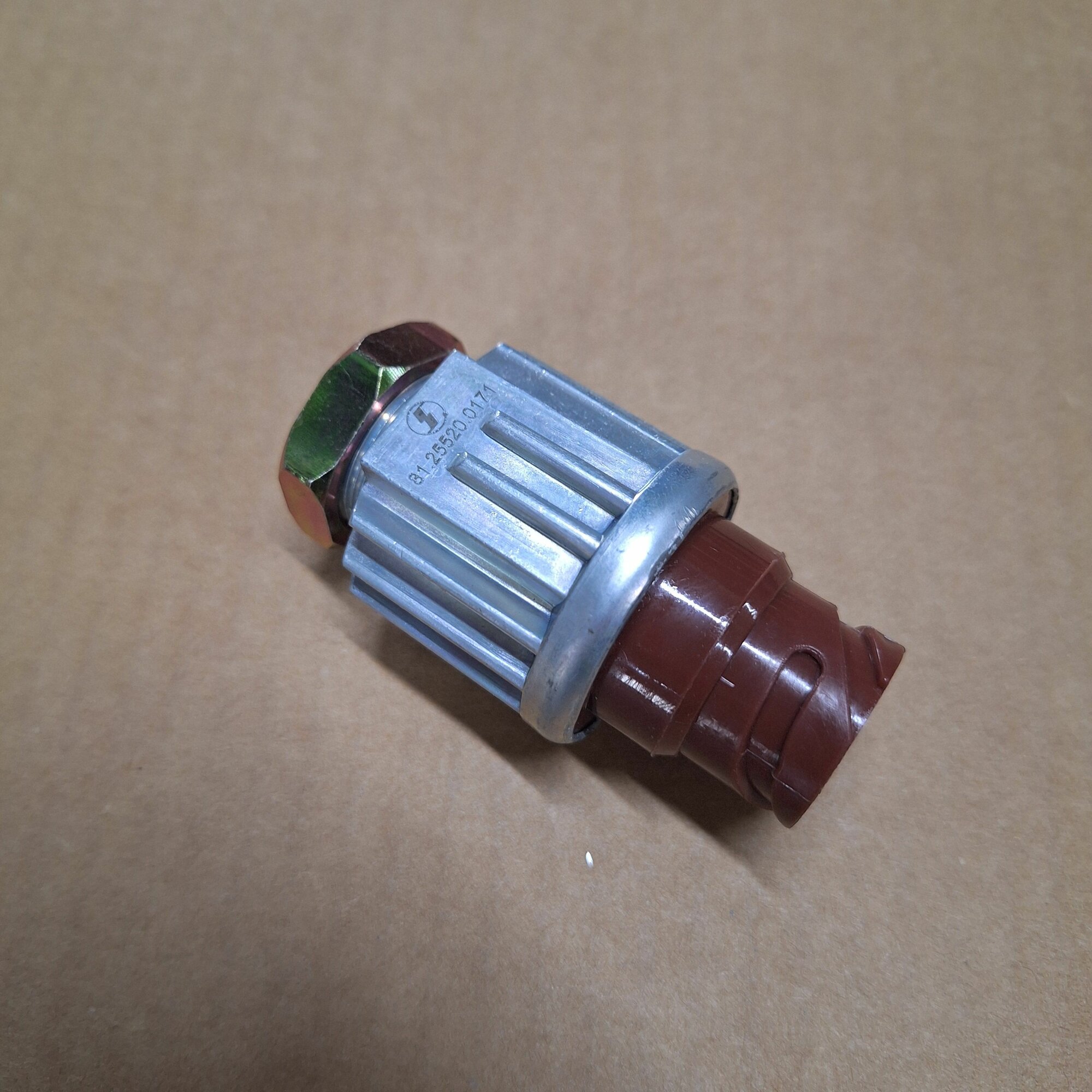 DZ93189582550 Датчик включения стоп-сигнала SHACMAN X3000