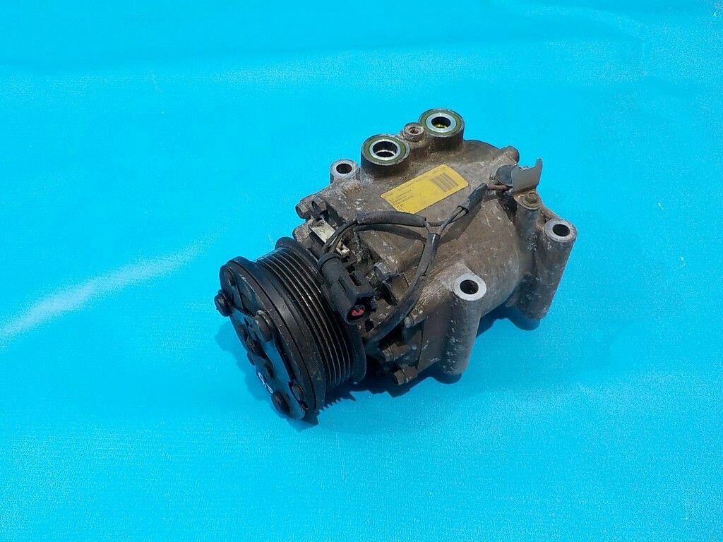 Компрессор кондиционера Ford Fusion 2002-2012 4588121 - Б/У