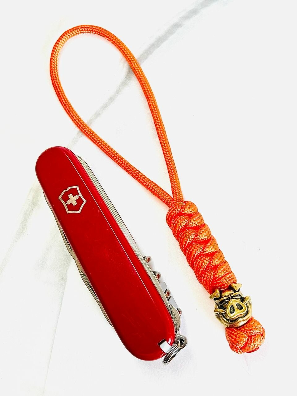 Темляк для ножа "Веселая Свинка"