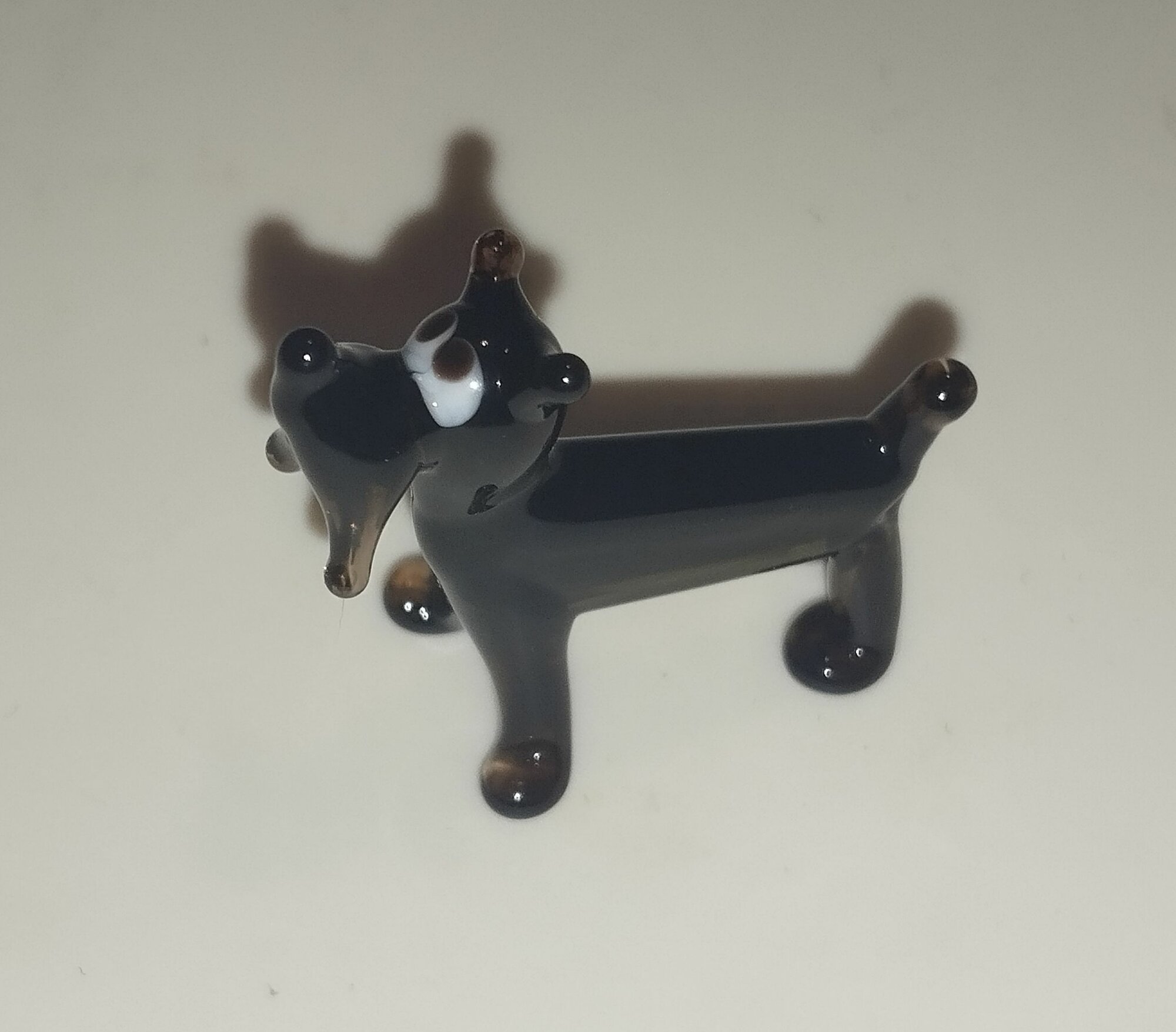 Стеклянная микро фигурка собака