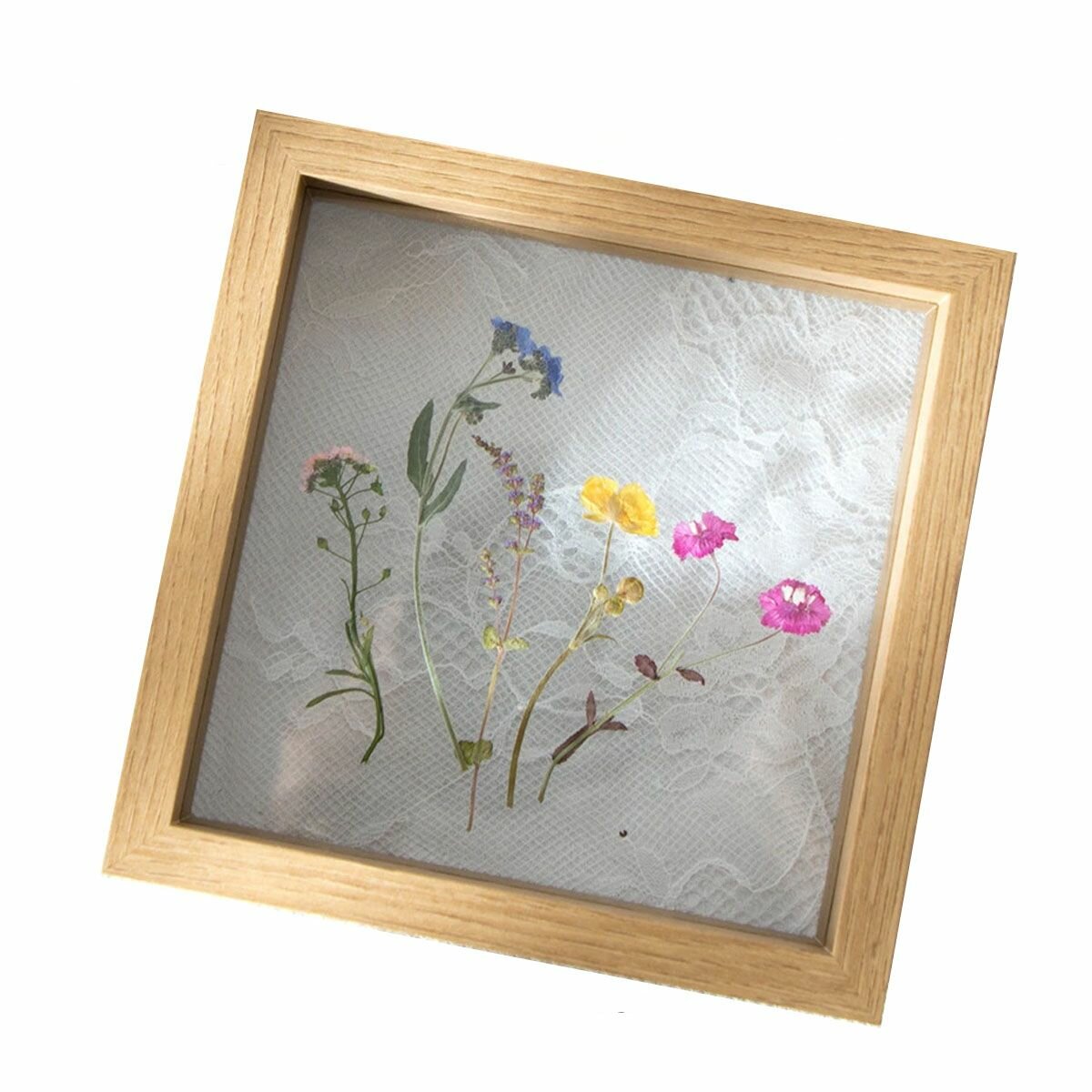 Засущенные цветы и листья в деревянной рамке 30х40 см со стеклом