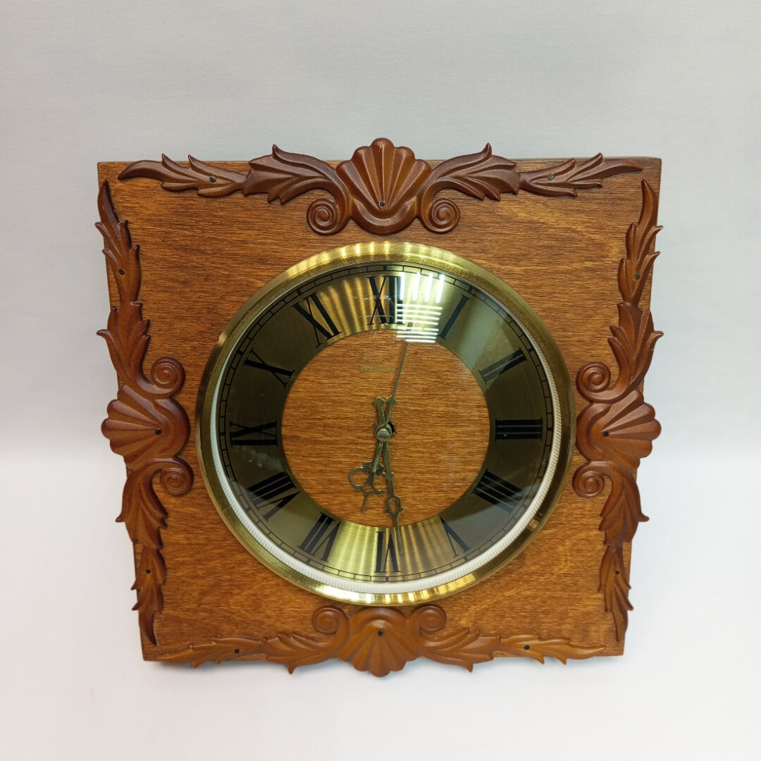 Винтажные часы настенные "Весна", кварцевые рабочие дерево пластик, винтаж СССР